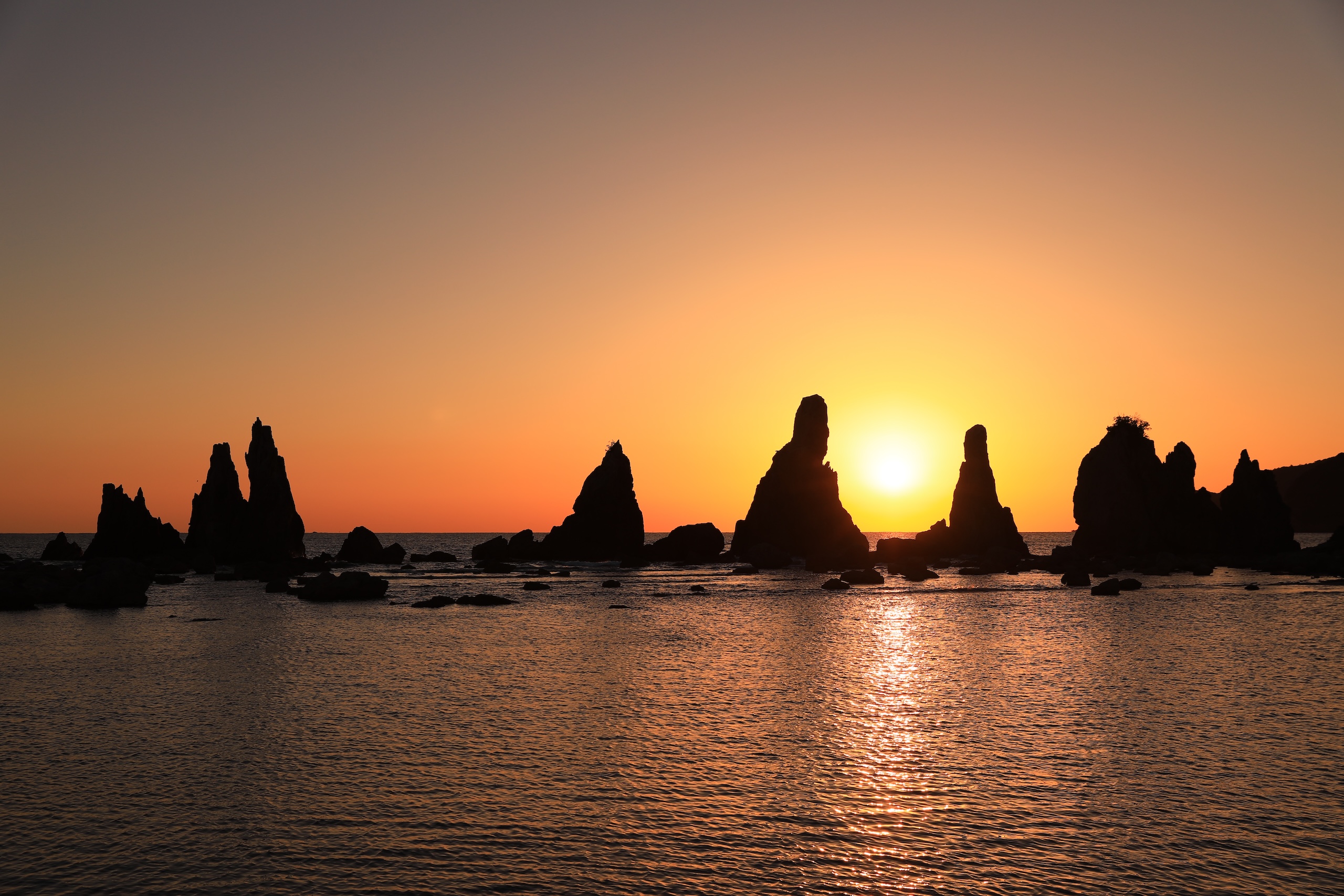 Hashigui-iwa, Glimpses of Distant Realms - treasures of Japan